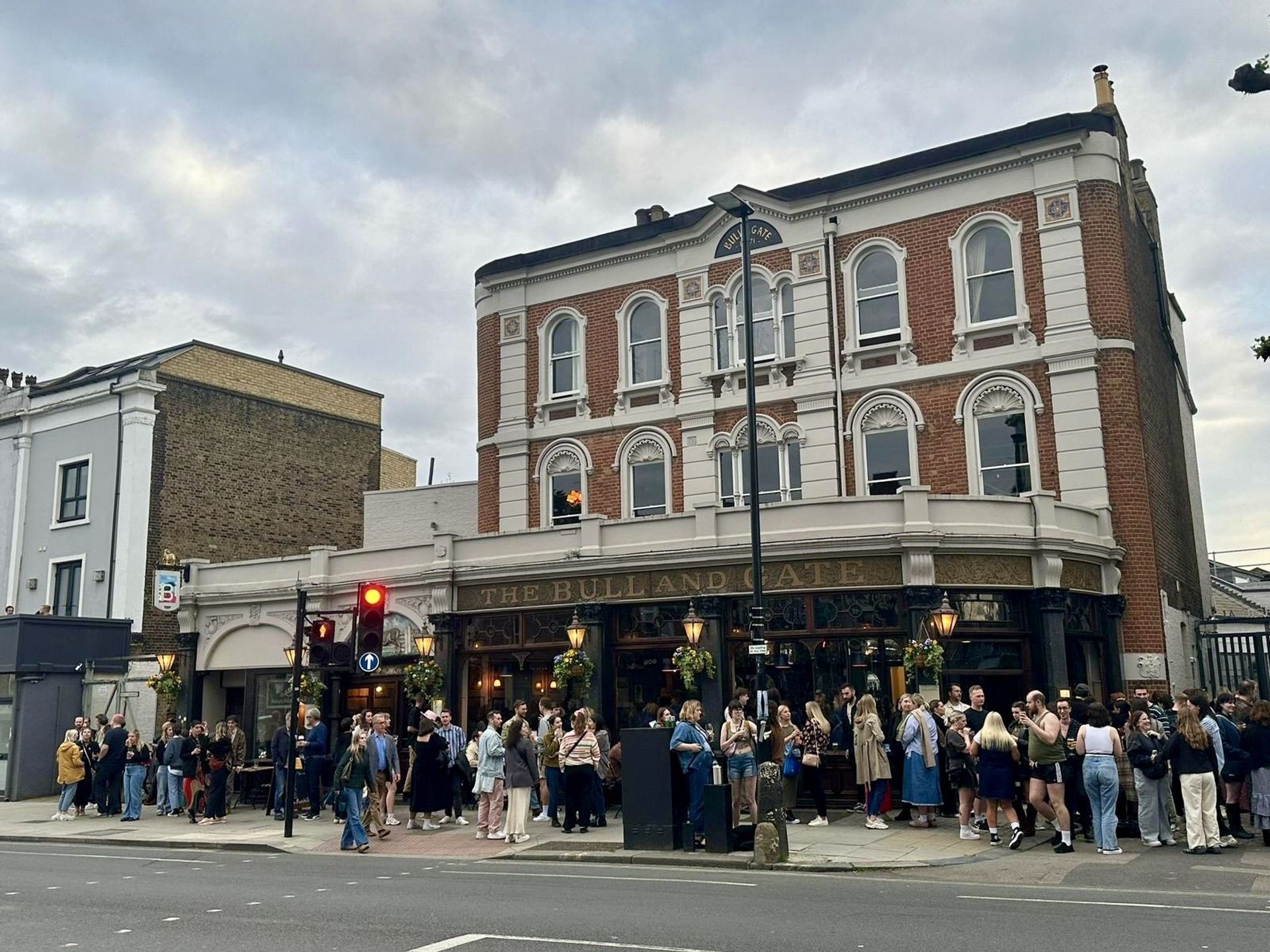 Pub in Kentish Town | Bull & Gate N5 | Young's Pub in London